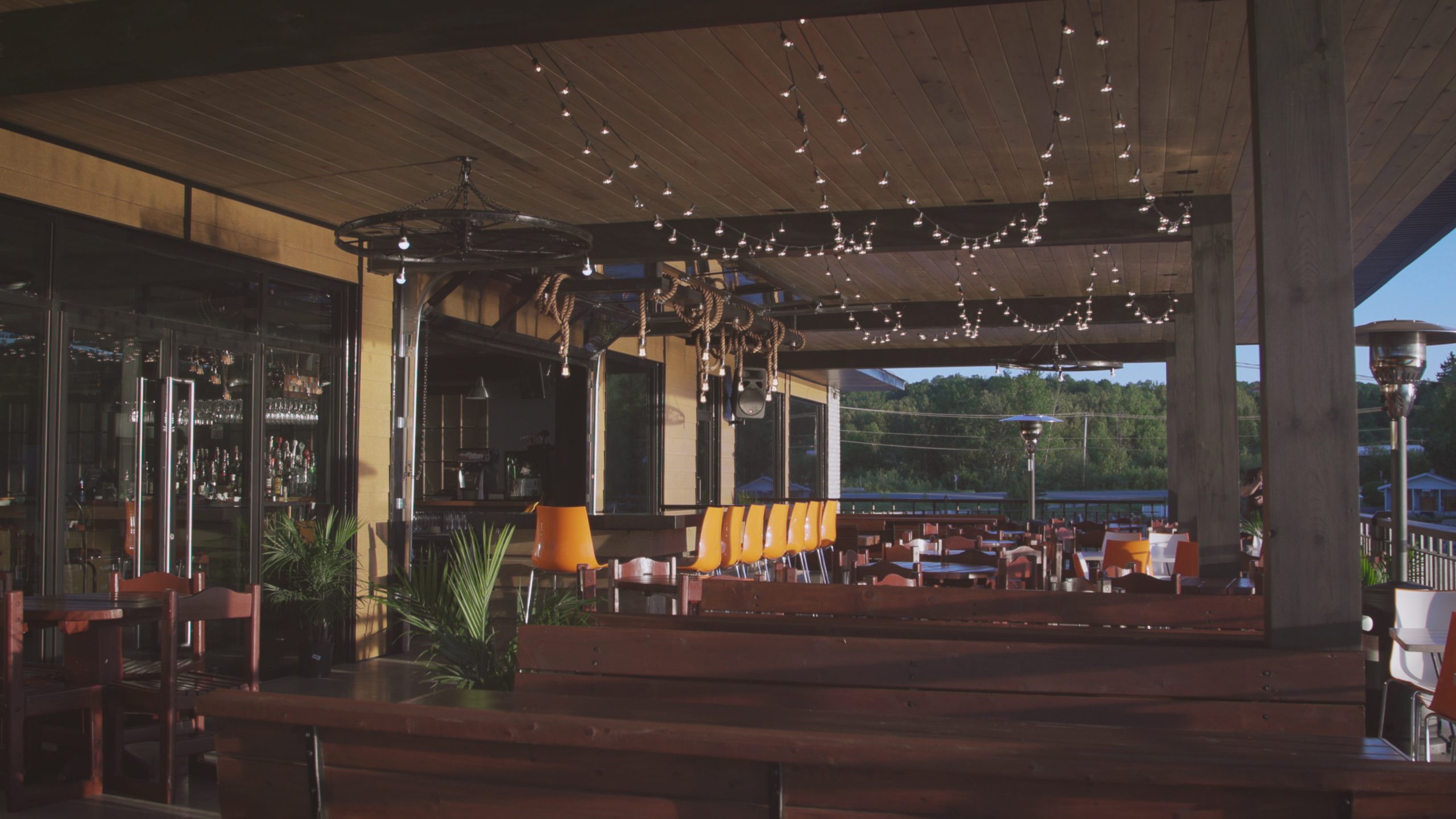 La Source | Resto-Bar - Terrasse - Hébergement